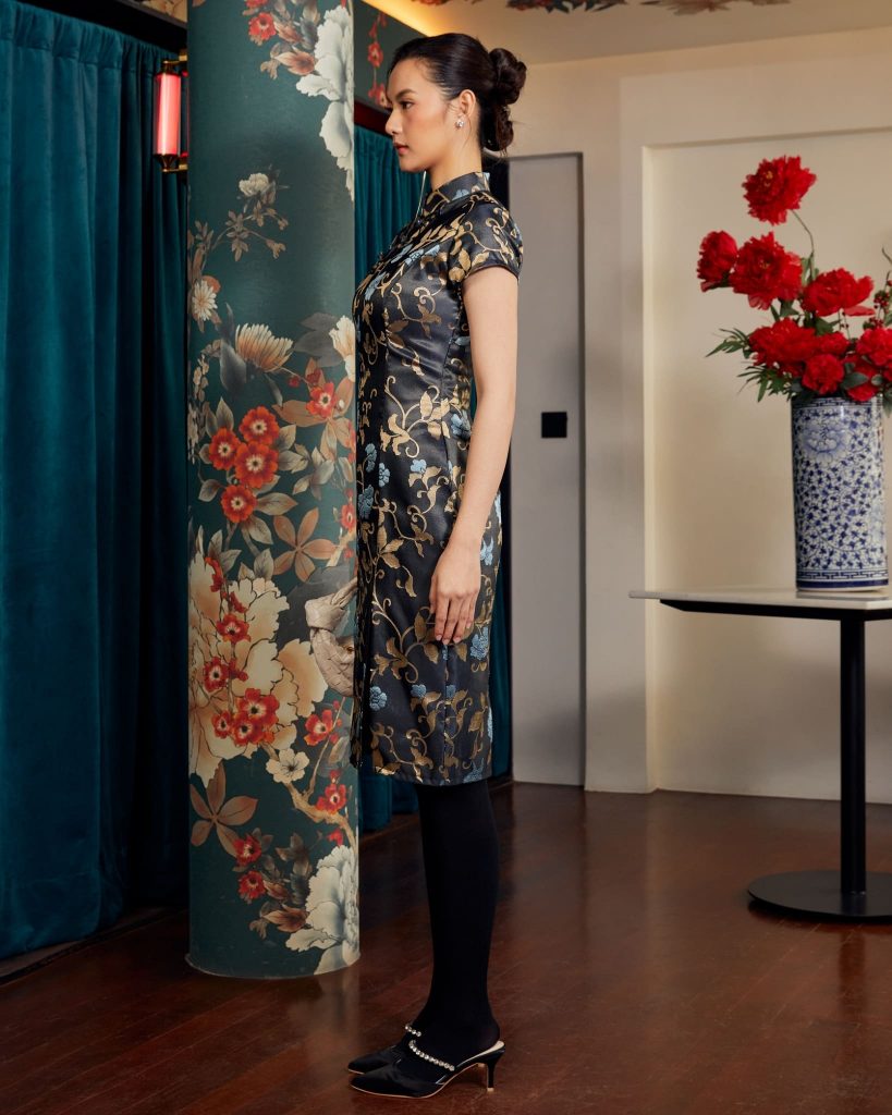 CLASSIC SHORT QIPAO 2023 – PETCHPLOY BRAND